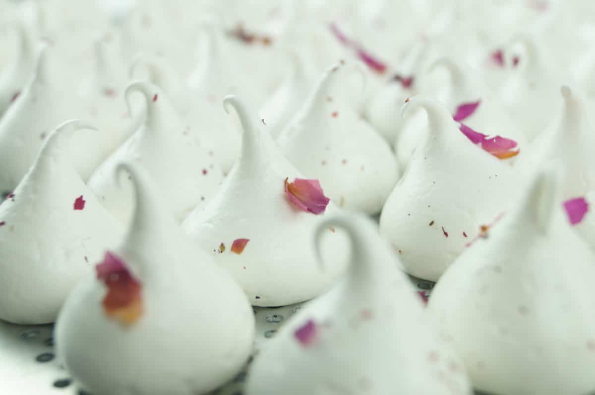 Meringues à la rose