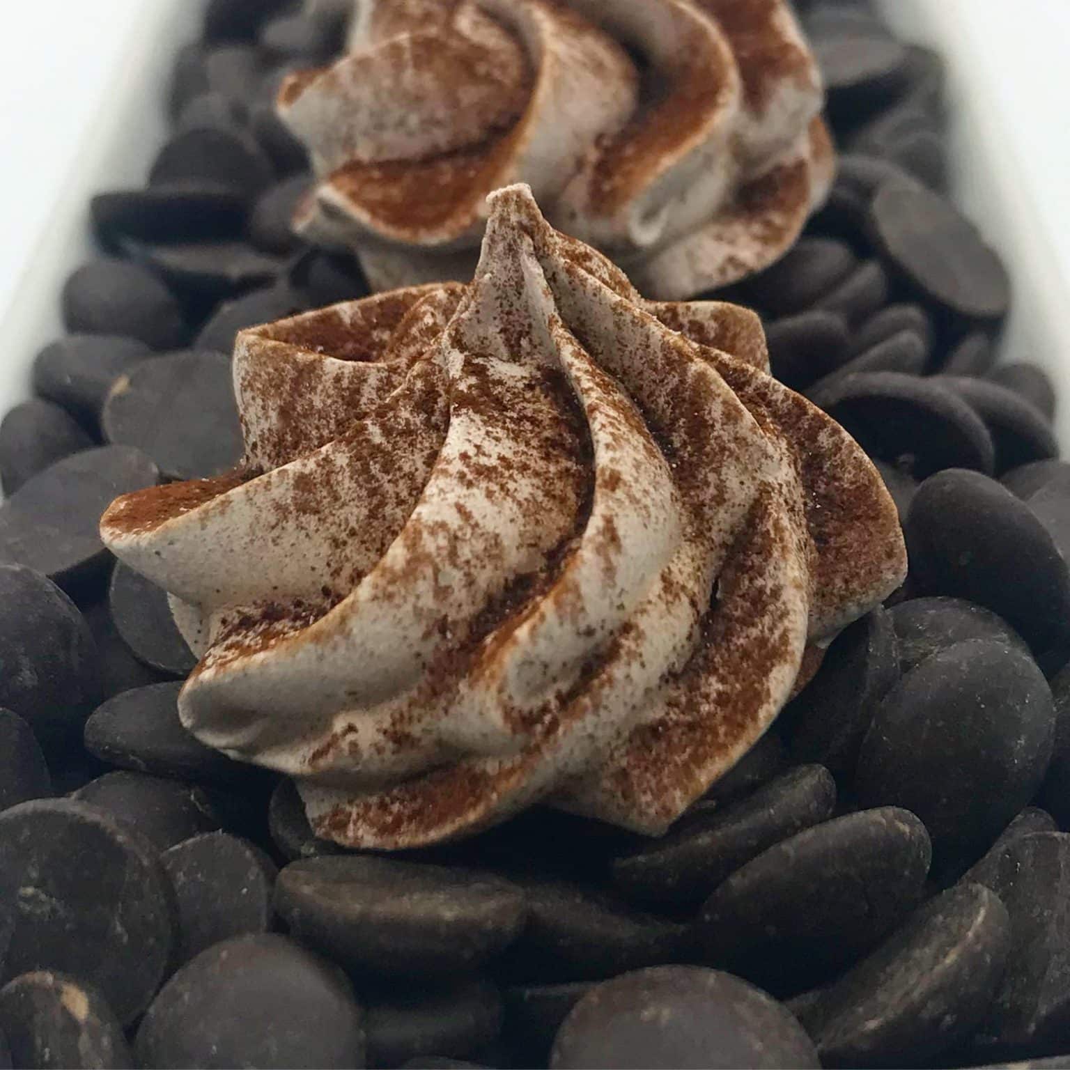 Meringues au cacao et à la fleur de sel