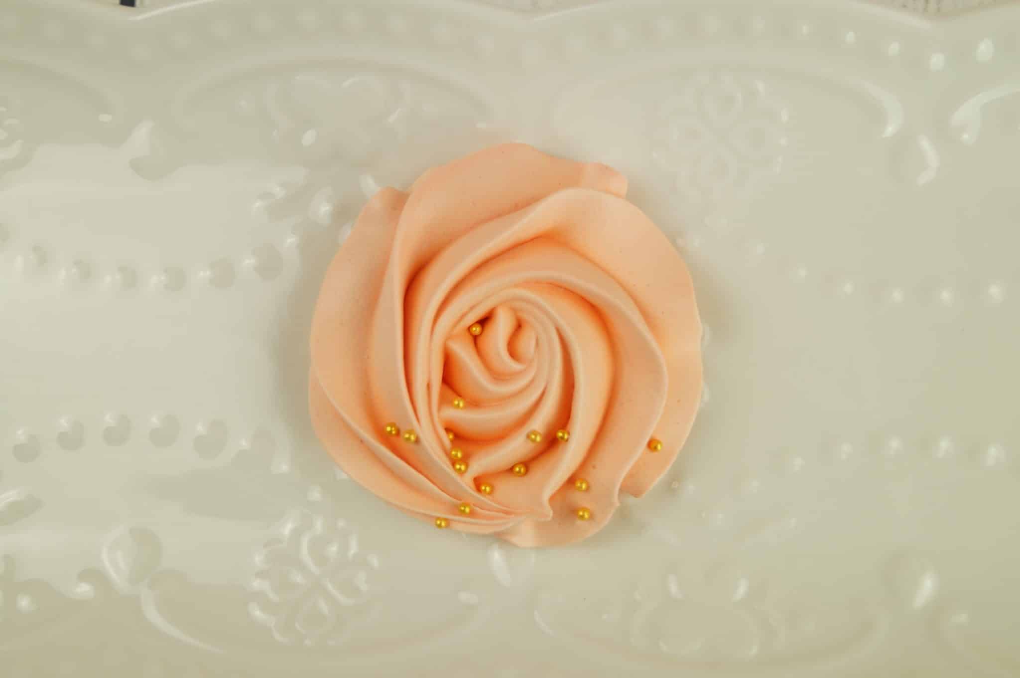 Rosaces en meringue corail